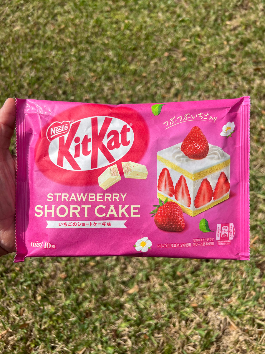 Kit Kat Strawberry Shortcake (Japan) – Spaced Out Munchies